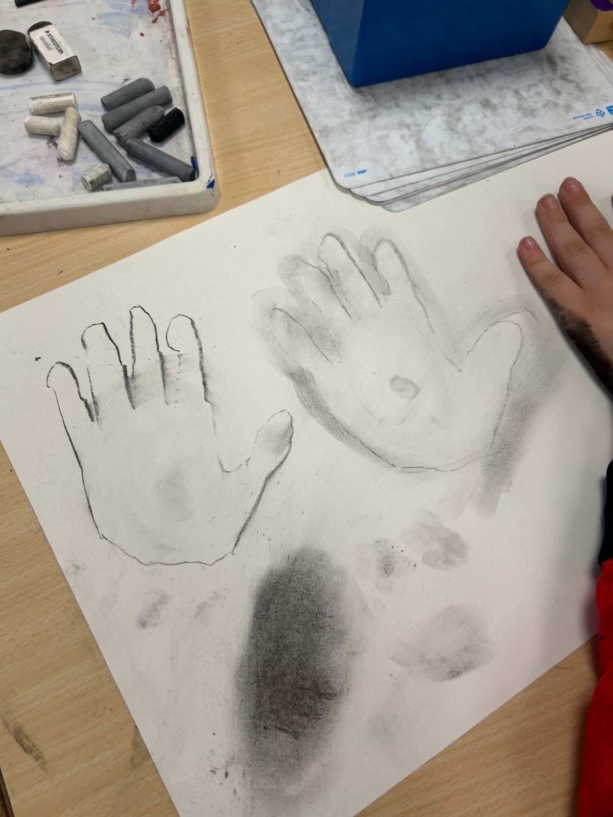 William Ransom Primary School - Year 3 Gestural Drawing With Charcoal